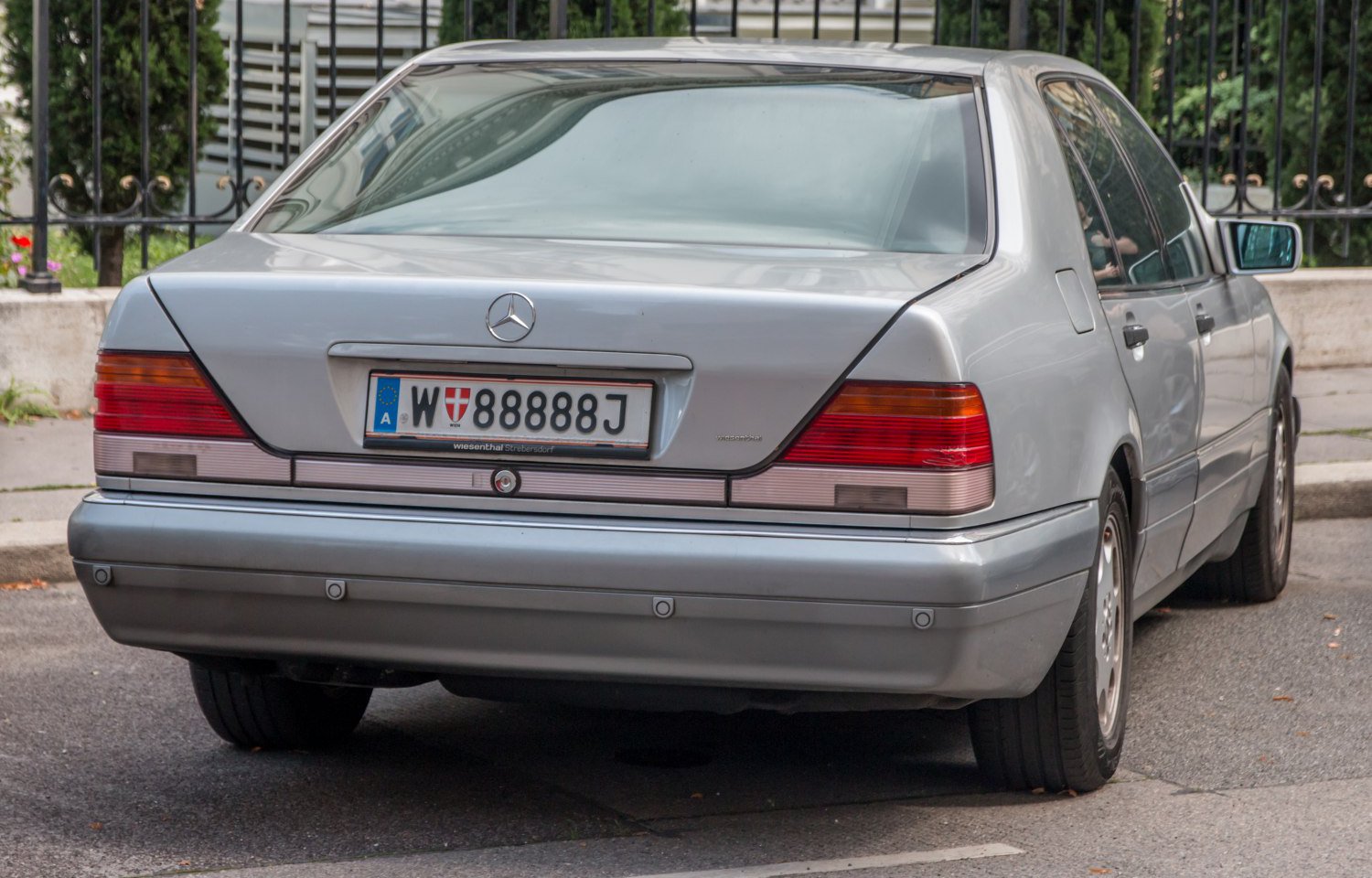 Mercedes-Benz S-class (W140, facelift 1994) S 500 V8 (320 Hp) 5G-TRONIC
